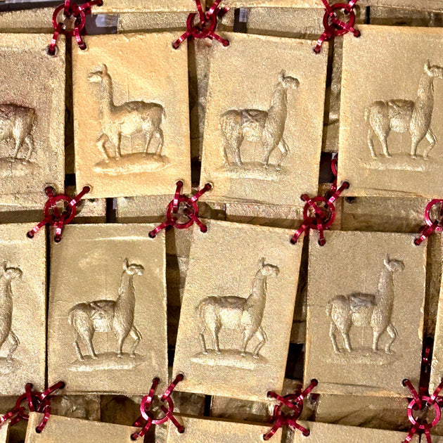 FIVE DRESSES FOR A WARI GODDESS – Craft + Design Canberra